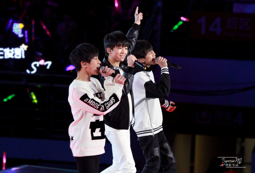 TFBOYS2015江苏卫视演唱会 - 高清图片，堆糖，美图壁纸兴趣社区