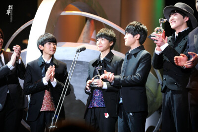 TFBOYS 2015QQ音乐年度盛典 - 堆糖，美图壁纸兴趣社区
