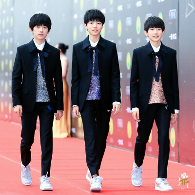 TFBOYS 2015QQ音乐年度盛典 - 堆糖，美图壁纸兴趣社区