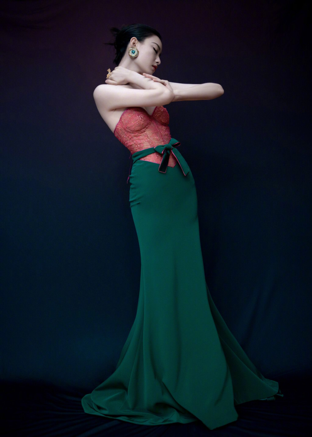 倪妮 COSMO时尚盛典 2020.12.2 绿色连衣裙… - 高清图片，堆糖，美图壁纸兴趣社区