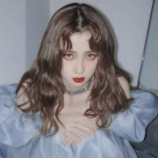 Gwalla*脚步雀跃踢起的裙尾 像珍珠 的弧度 - 堆糖，美图壁纸兴趣社区