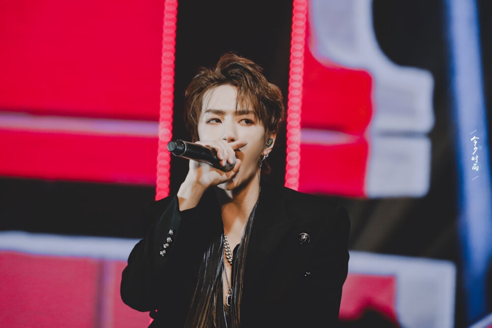 190602 乐华娱乐家族演唱会 @UNIQ-王一博 c… - 高清图片，堆糖，美图壁纸兴趣社区