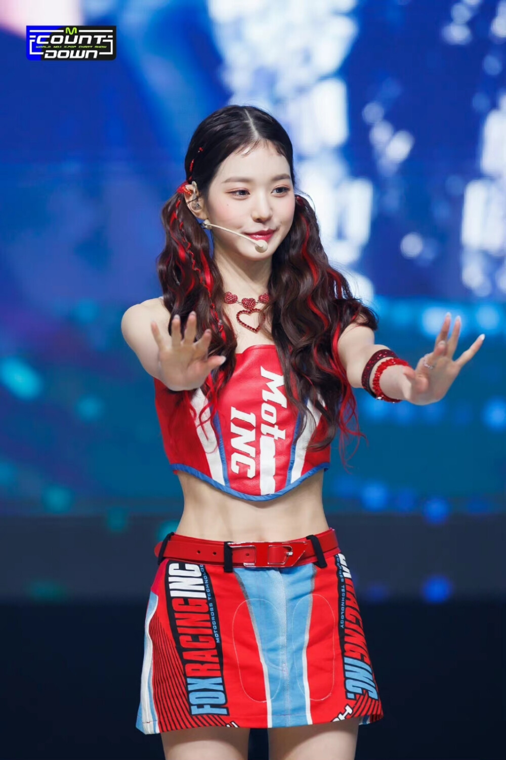 张元英 wonyoung ©logo 侵权删. - 高清图片，堆糖，美图壁纸兴趣社区