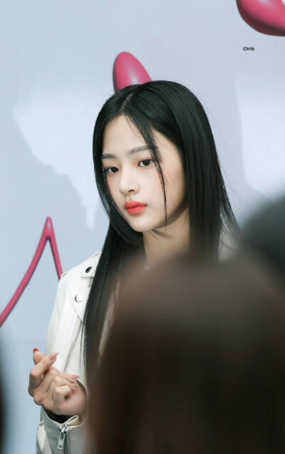 MINJI ©Logo侵删. - 高清图片，堆糖，美图壁纸兴趣社区