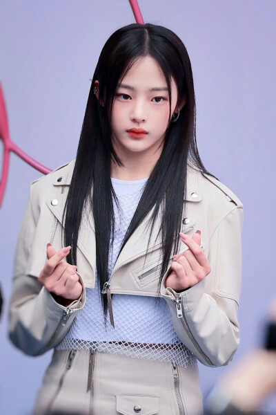 MINJI ©Logo侵删. - 高清图片，堆糖，美图壁纸兴趣社区