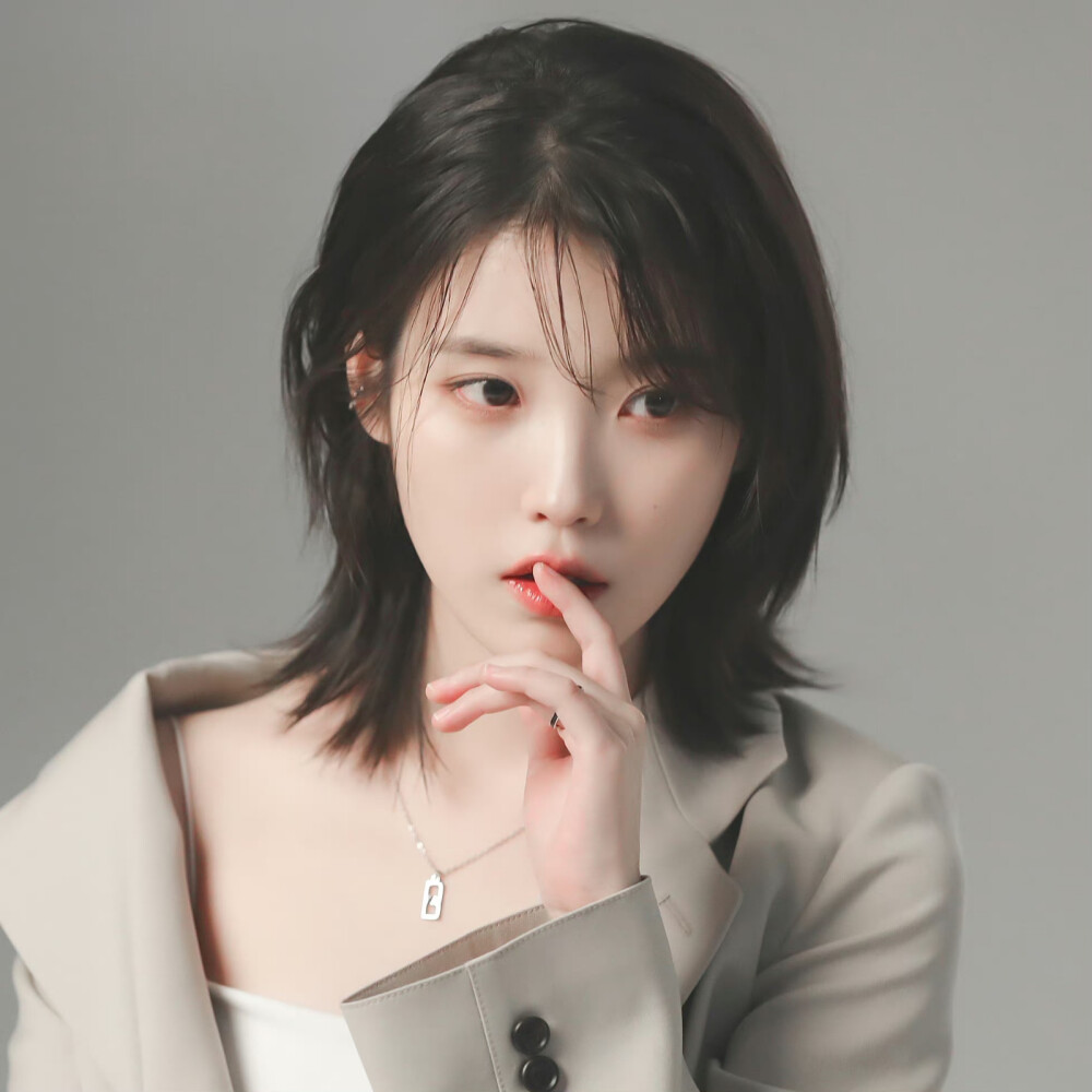 IU | THE BIG ISSUE幕后花絮 cr:__南宫_ - 高清图片，堆糖，美图壁纸兴趣社区