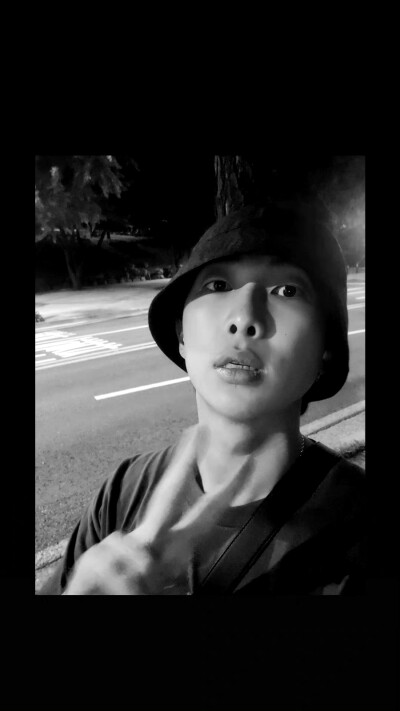 金南俊 Me, Myself, and RM 扫图 cr:SUGAis… - 堆糖，美图壁纸兴趣社区