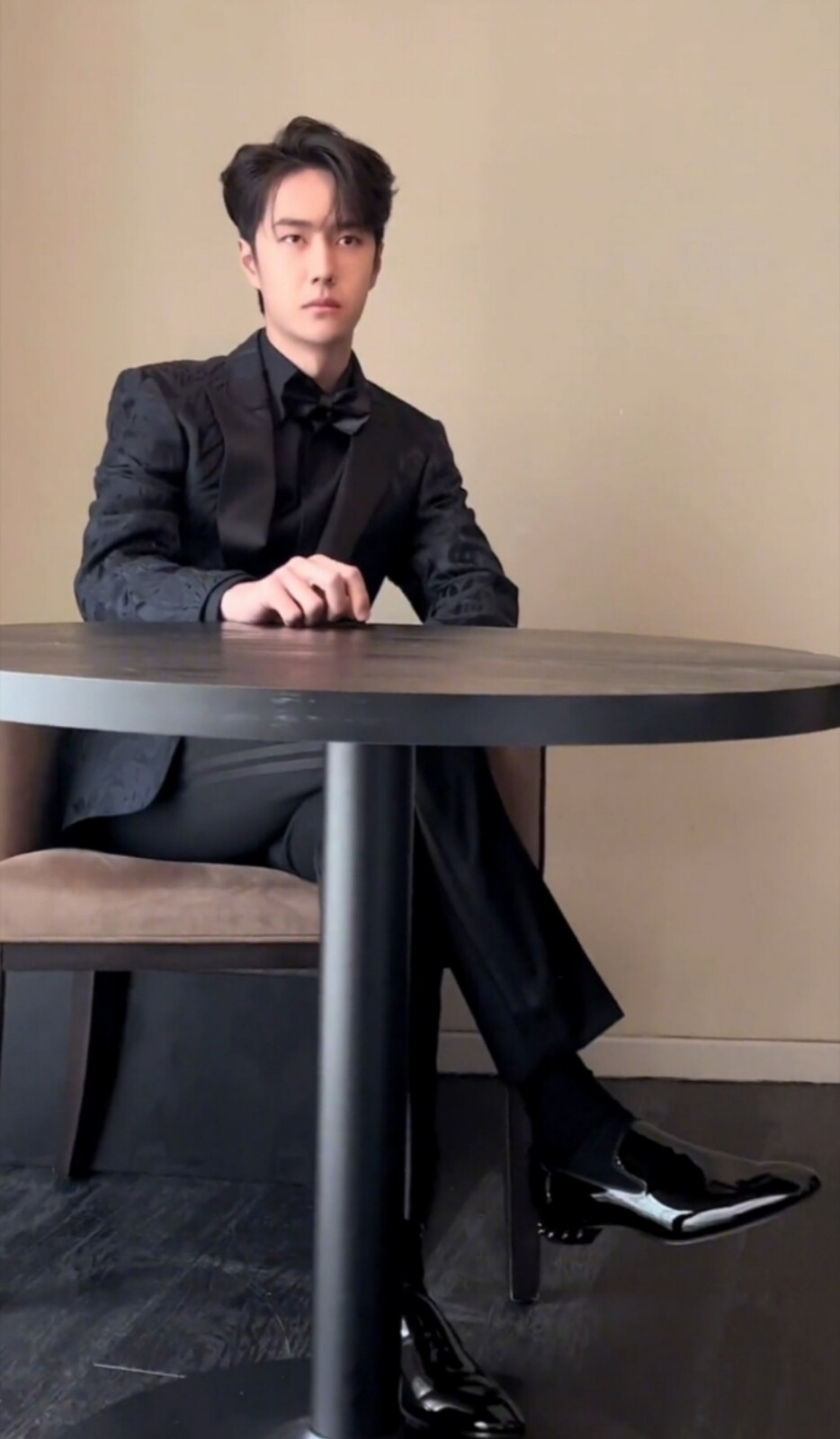 230614 @YIBO-OFFICIAL DY更新： 太帅了！@… - 堆糖，美图壁纸兴趣社区