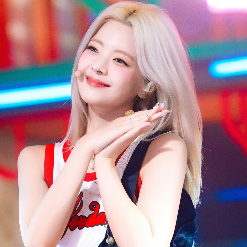 ITZY - 高清图片，堆糖，美图壁纸兴趣社区