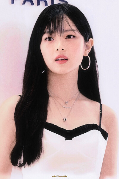 NewJeans HANNI - 堆糖，美图壁纸兴趣社区