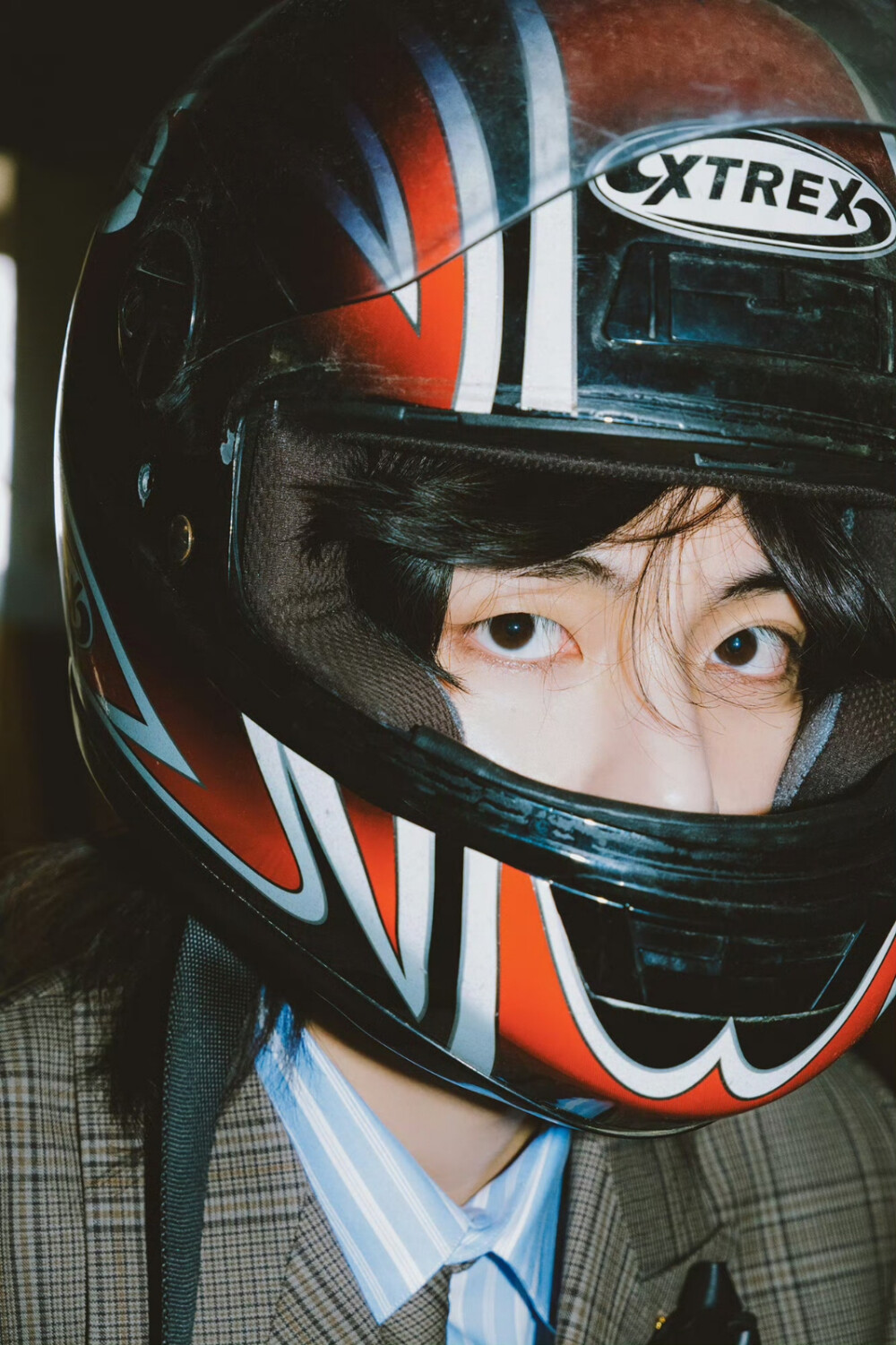 金泰亨 230815 Weverse V 'Layover' Photo … - 高清图片，堆糖，美图壁纸兴趣社区