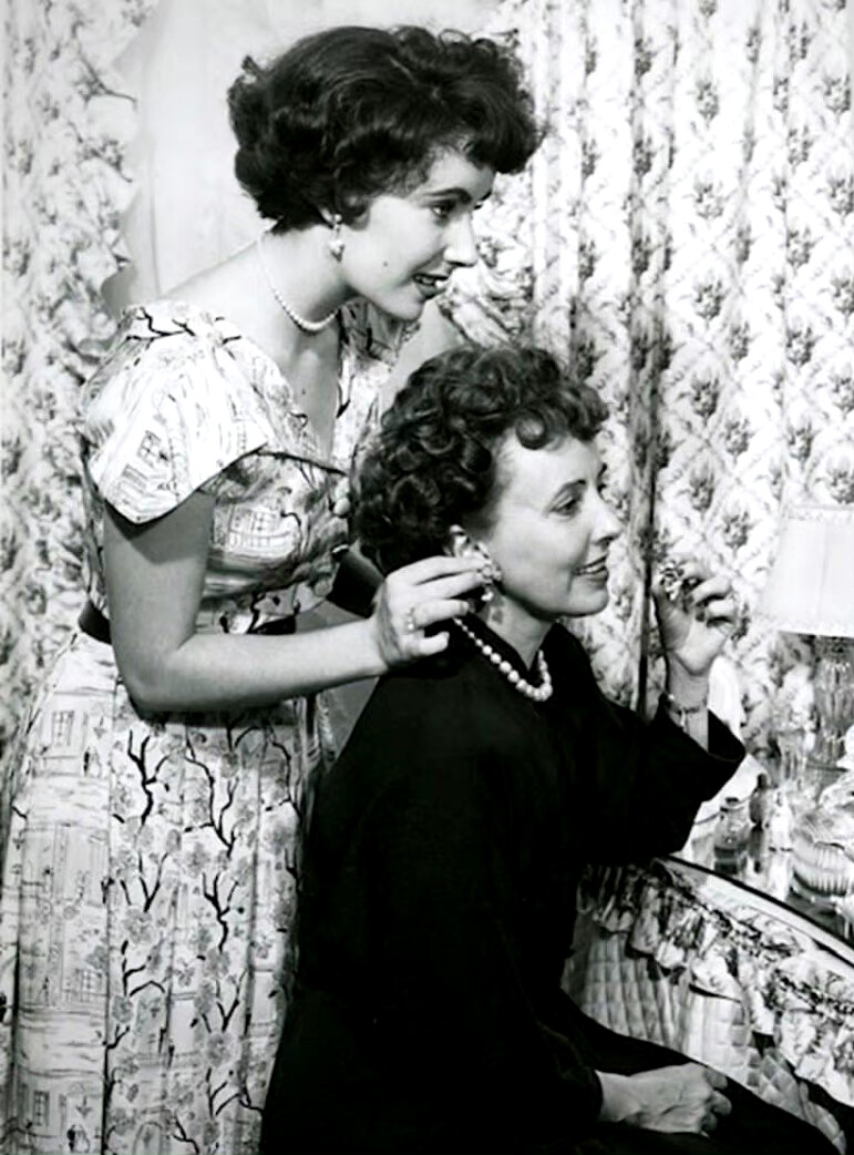 Elizabeth Taylor - 高清图片，堆糖，美图壁纸兴趣社区