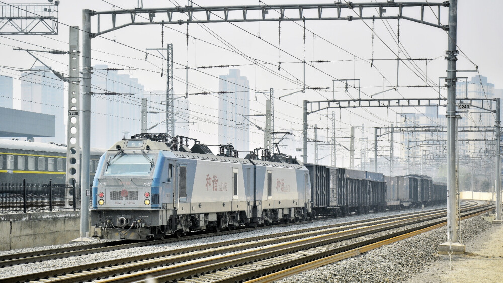西安站墙头，SS7E进库，T7010次双层 - 高清图片，堆糖，美图壁纸兴趣社区