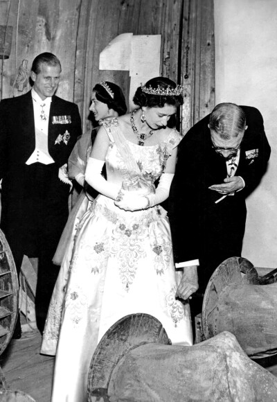 H.M Queen Elizabeth II - 高清图片，堆糖，美图壁纸兴趣社区