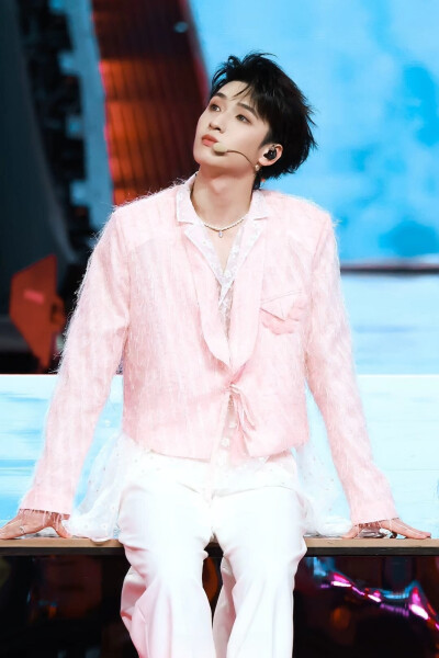 严浩翔澳门演唱会 - 高清图片，堆糖，美图壁纸兴趣社区