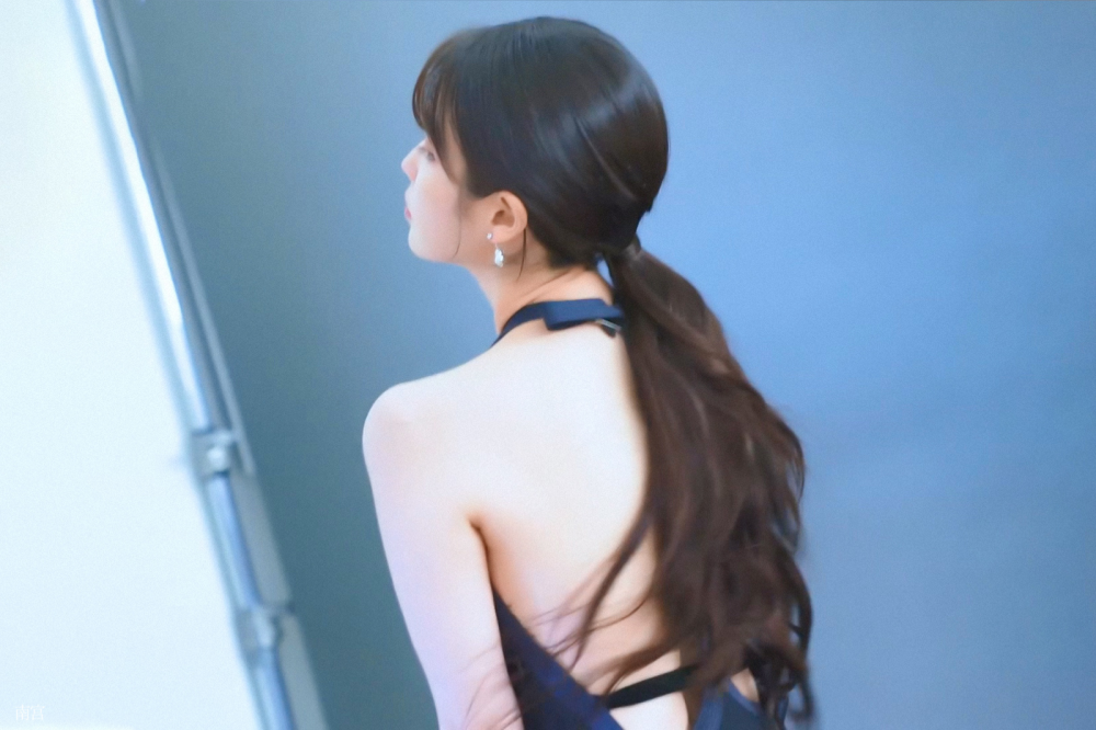 IU | IU2024台历幕后花絮 cr:__南宫_ - 高清图片，堆糖，美图壁纸兴趣社区