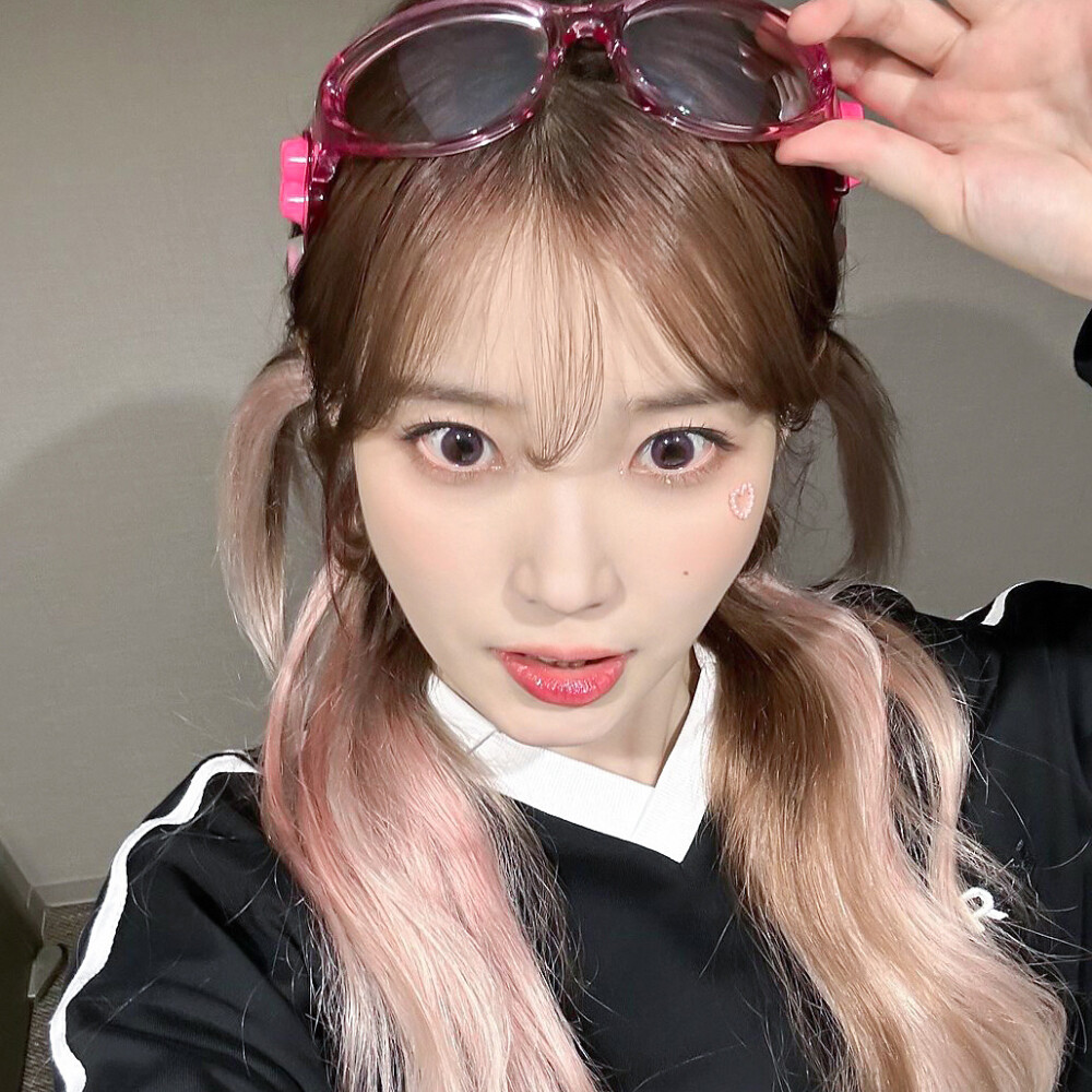 IU | INS cr:__南宫_ - 高清图片，堆糖，美图壁纸兴趣社区