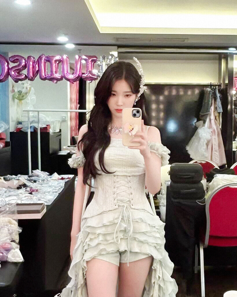 IU | INS cr:__南宫_ - 高清图片，堆糖，美图壁纸兴趣社区