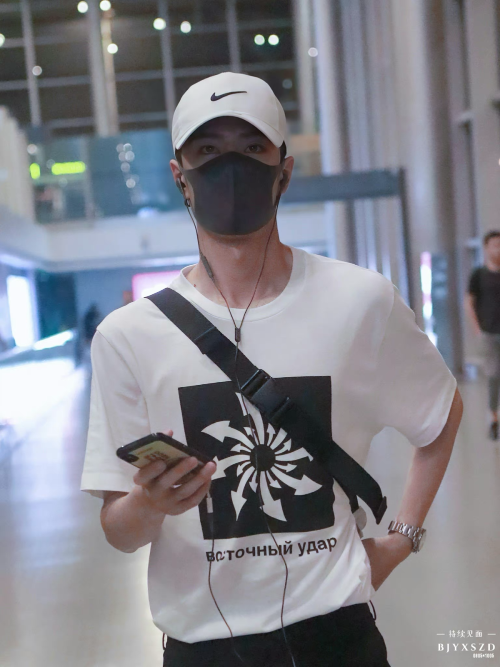王一博 机场yyds 见水印 - 高清图片，堆糖，美图壁纸兴趣社区