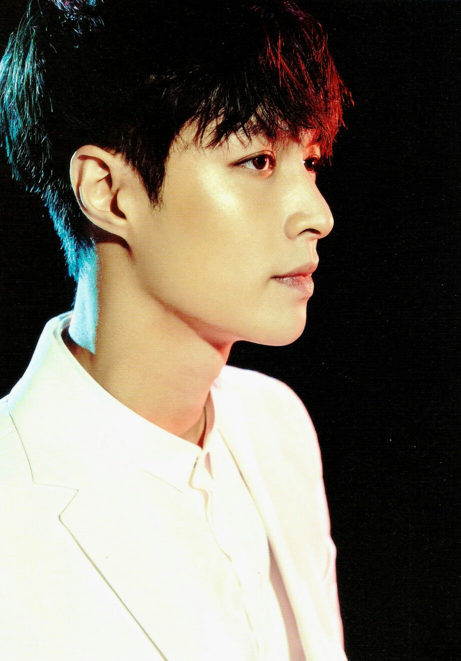 EXO三巡周边-场刊 高清扫图9P [图片cr.몽쉘… - 高清图片，堆糖，美图壁纸兴趣社区