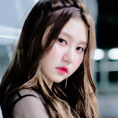 裵成嬿(Sungyeon，白胜妍)1999年5月25出生… - 高清图片，堆糖，美图壁纸兴趣社区