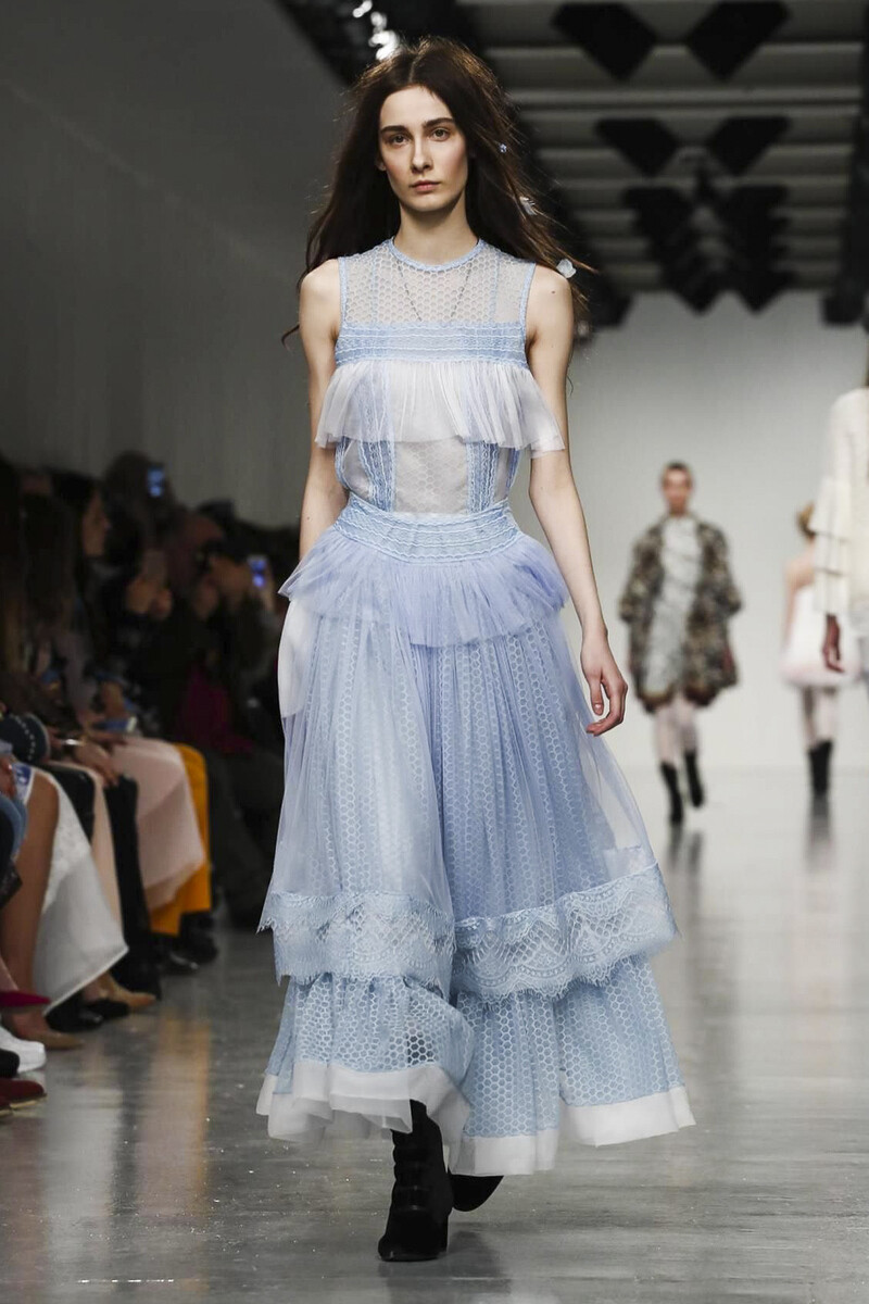 Bora aksu（宝来.阿克苏）2017秋冬伦敦时装… - 高清图片，堆糖，美图壁纸兴趣社区