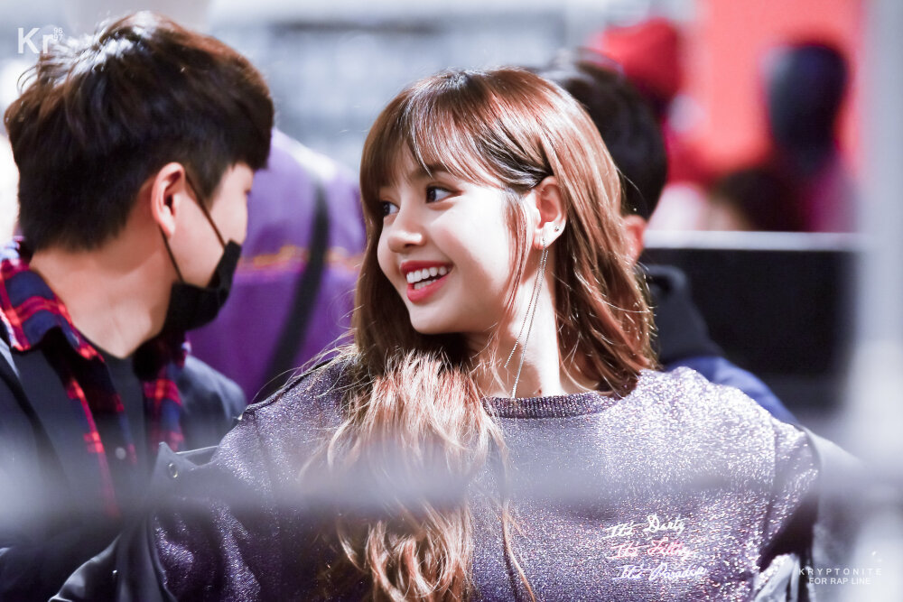 Lisa，CR.BLACKPINK吧 - 高清图片，堆糖，美图壁纸兴趣社区