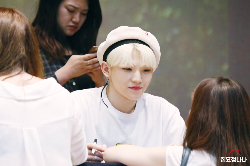 李知勛. 李知勋. Woozi. SEVENTEEN. - 高清图片，堆糖，美图壁纸兴趣社区