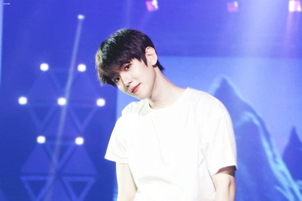 #边伯贤# 180811 四巡澳门演唱会 - 高清图片，堆糖，美图壁纸兴趣社区