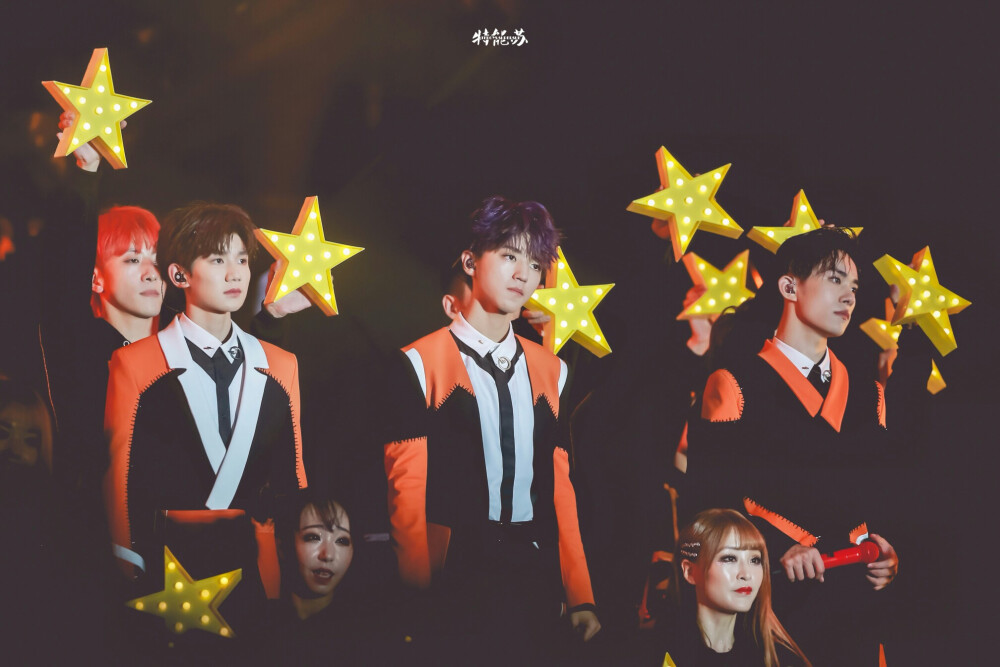 20180824TFBOYS五周年 开始想象 演唱会高清… - 堆糖，美图壁纸兴趣社区