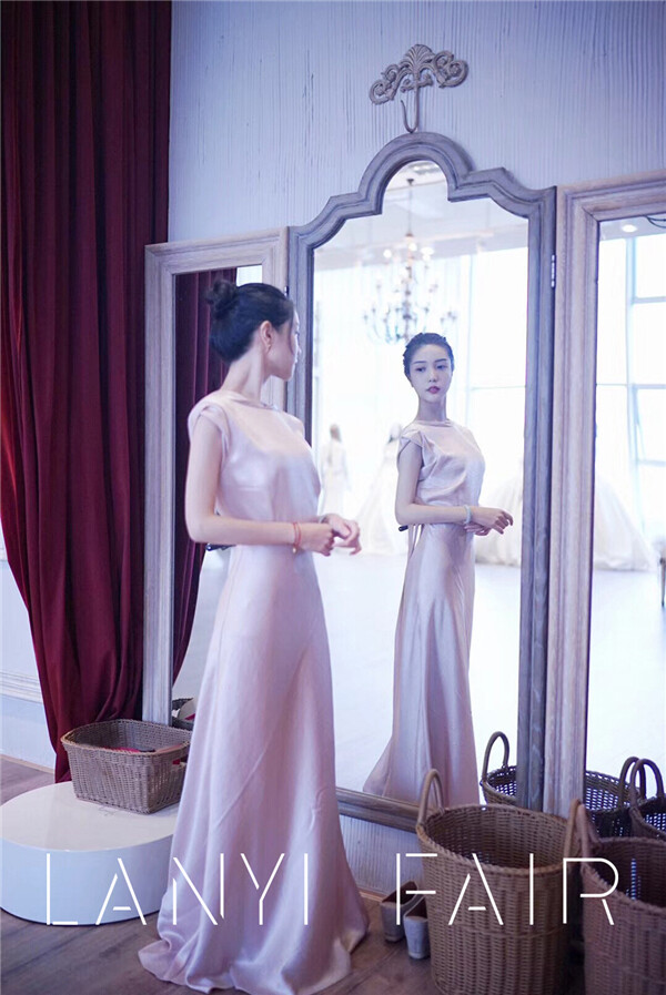 兰奕屋语LANYI FAIR 成品轻礼服 “淡玉”。… - 高清图片，堆糖，美图壁纸兴趣社区