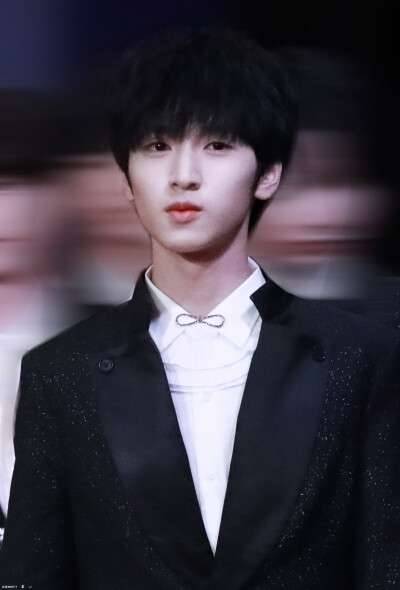 严浩翔 时代少年团 小熊气场一米八 - 高清图片，堆糖，美图壁纸兴趣社区