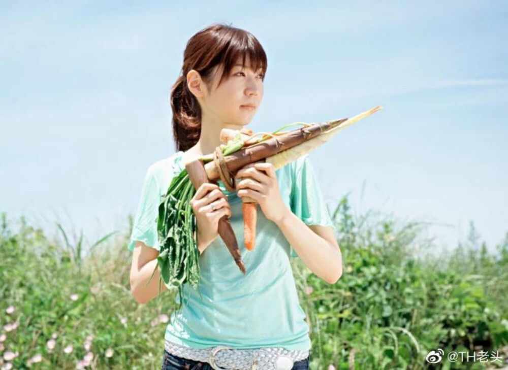 这是日本摄影师小沢刚的「Vegetable Weapon… - 高清图片，堆糖，美图壁纸兴趣社区