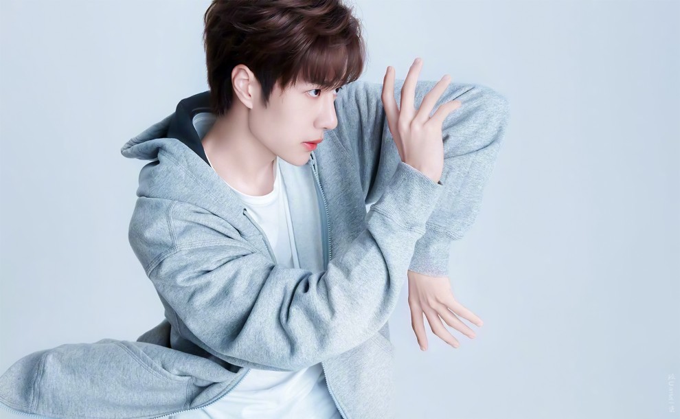 「 王一博 × HFP 」 学长你好 @UNIQ-王… - 高清图片，堆糖，美图壁纸兴趣社区